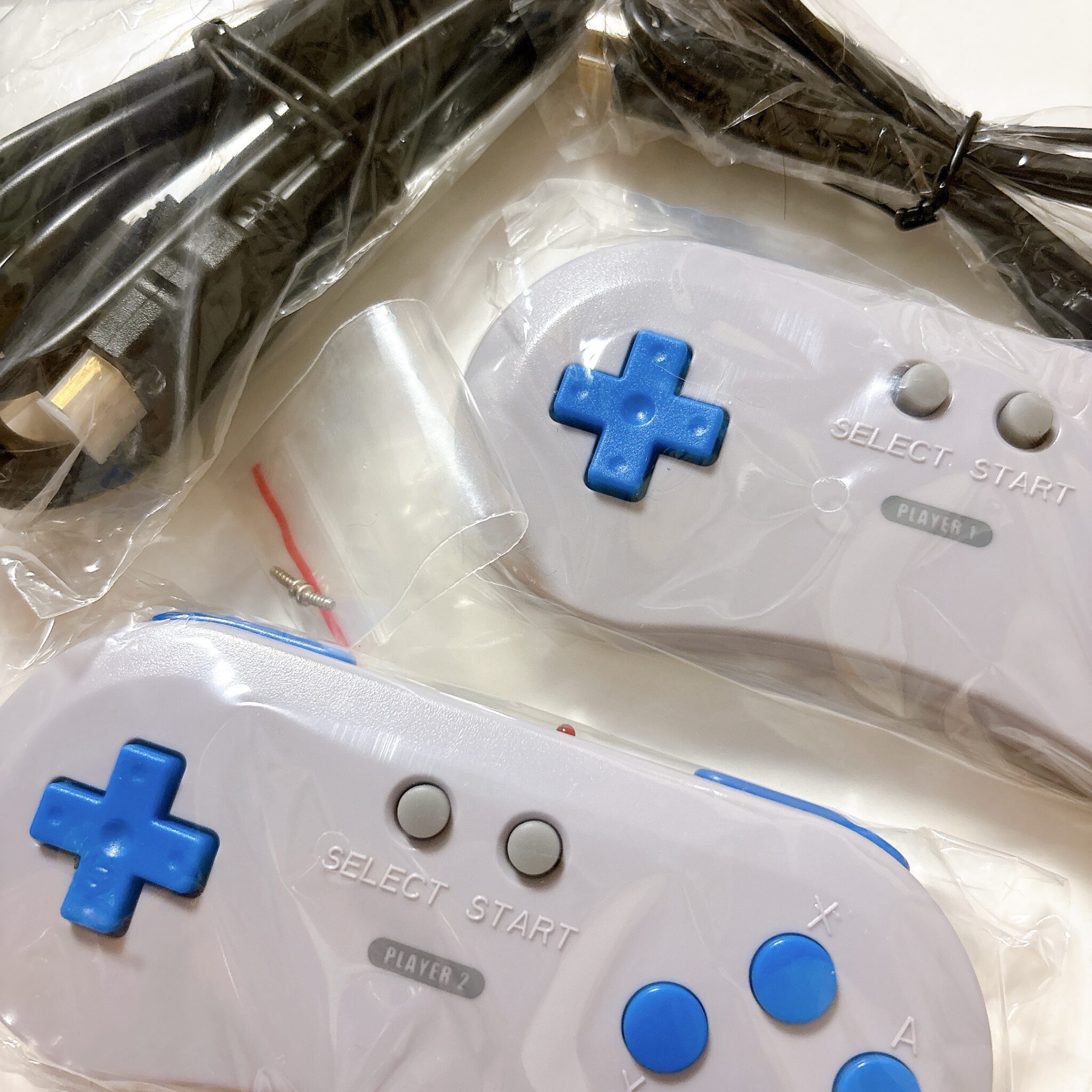 SFC互換機【IPS 16ビットポケット HD】寝転んで使ってみた | ひねもすのたりゲームする